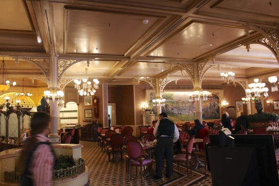 A Golden Afternoon in Disneyland Paris - Disney Travel Babble