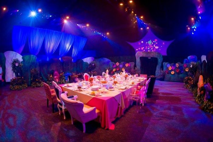World-Showplace-Interior5 • Fairytale Weddings Guide